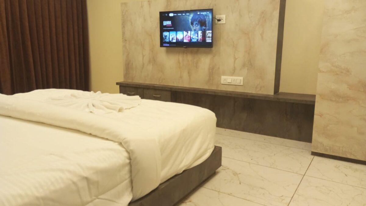 Standard Room (Double Bed) - Magnet Hotel Indore